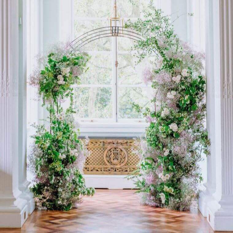 Best greenery for wedding arch | Beachweddingtips.com
